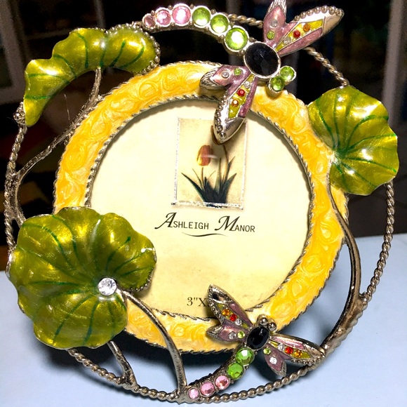 Ashleigh Manor | Accents | Ashleigh Manor Frame | Poshmark